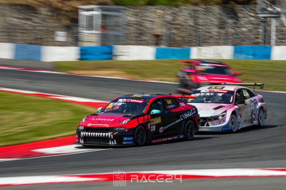 [포토] TCR 차이나 링크앤코 ‘주 다이웨이’ 시즌 첫 승리와 함께 3연속 포디움!